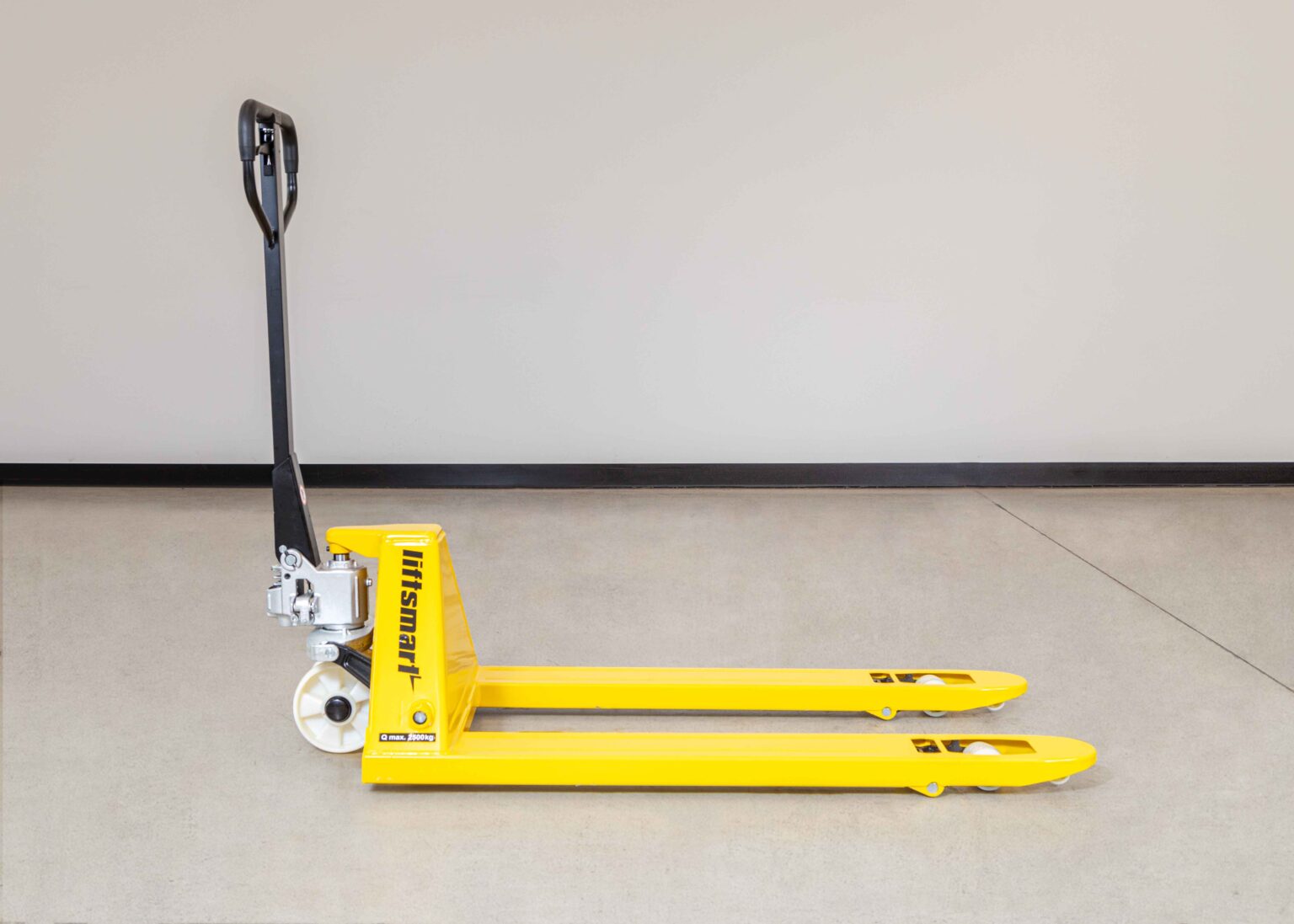 Liftsmart Hand Pallet Jack 2500kg (Poly Wheel) – Adaptalift Store